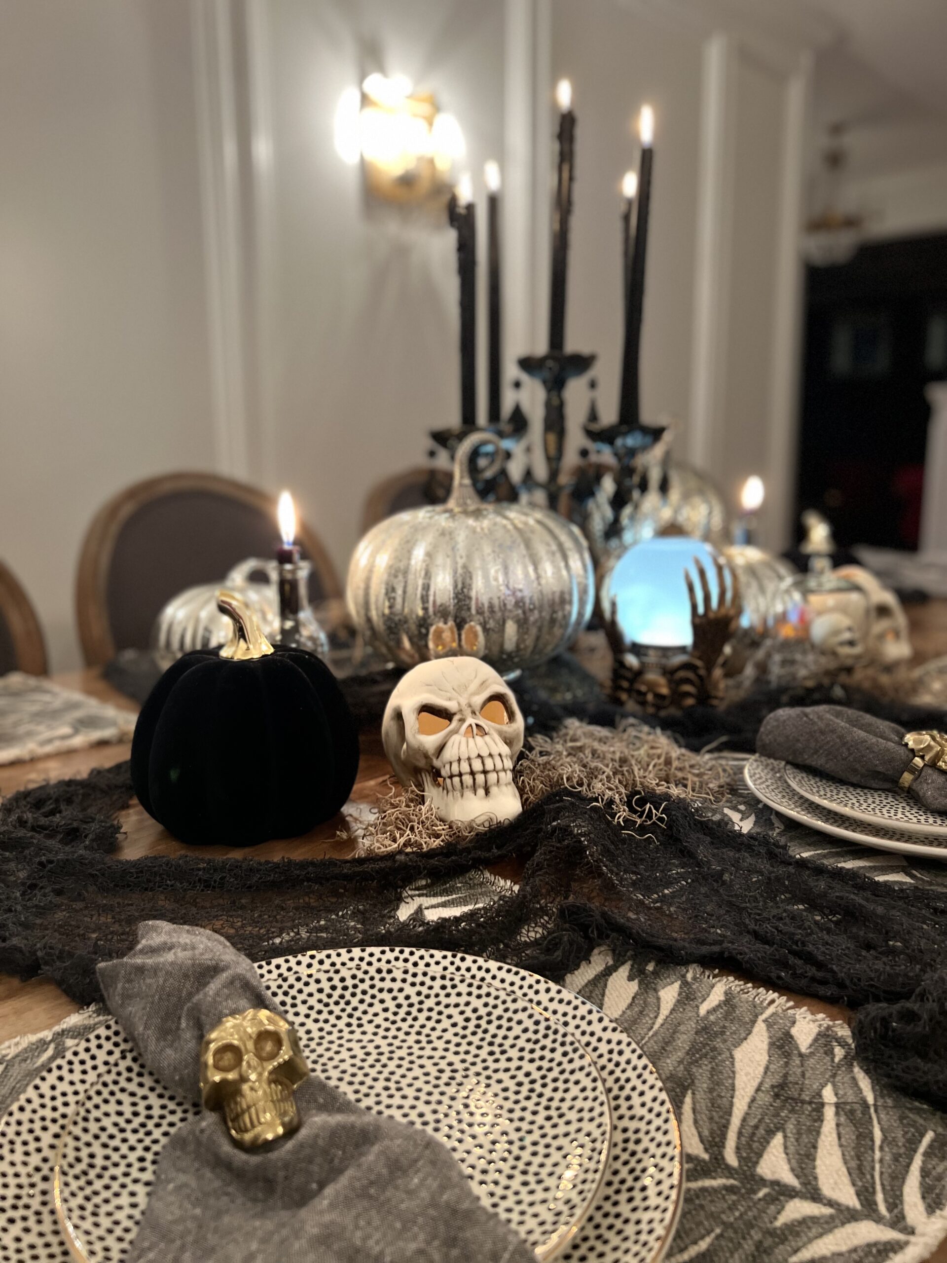 How to decorate a spook-tacular Halloween table - Belbublly